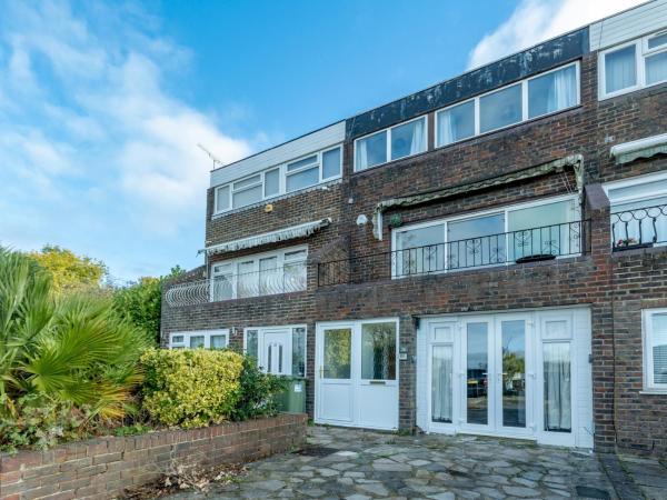 Pass The Keys Large 4 Bedroom Home Stunning Views Contractor - Brentwood