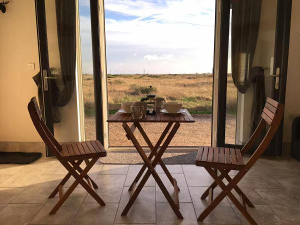 Pass The Keys Levante Coastal Cabin - Dungeness Sleeps 23 - Dungeness