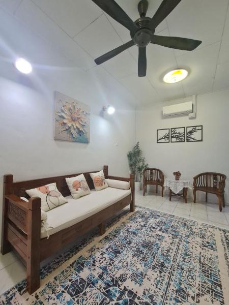 Wareesha Homestay, Corner Lot With Netflix - Padang Serai