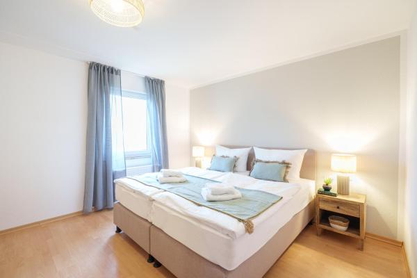 Benville - Balkon - Familie - Parkplatz - Pirna