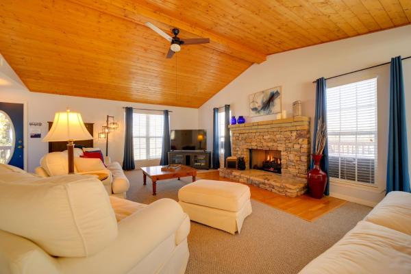 Cozy Sapphire Resort Home With Deck And Mountain Views - Cashiers, NC