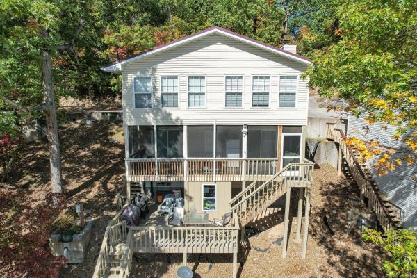 Close To The Strip, Private Dock & Screened Deck! - United States