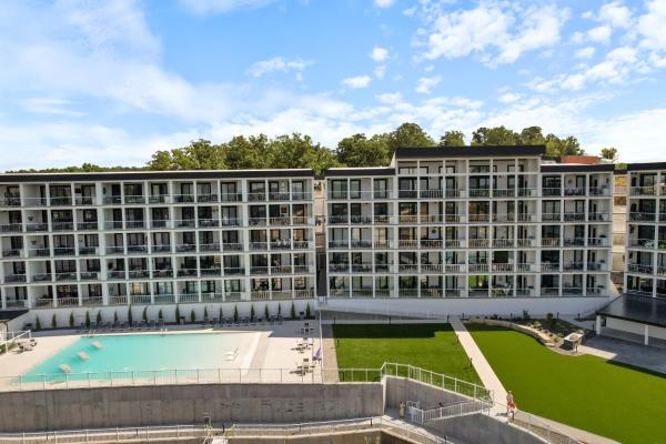 Topsider Experience In The Heart Of Osage Beach - USA