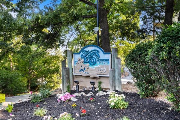 Lakeview Condo W/ 2 Pools & Beach - Family Fun Awaits At 21mm - United States