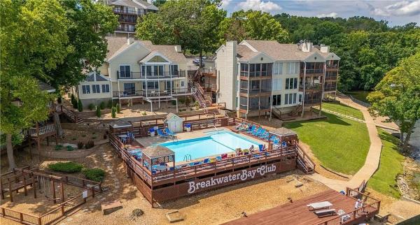 Lakeview Condo, Boat & Pwc Slips, Pool, Tennis, Family Friendly - United States