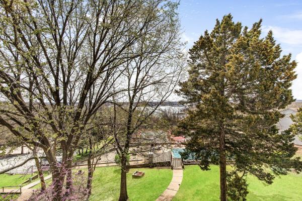 Treetop Vibes On Horseshoe Bend - United States