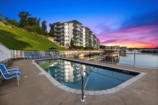 Serene Lake View And Easy Access To Local Delights - United States