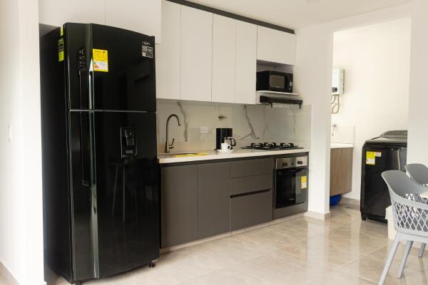 Frente Al Mall Viva Envigado, Ac, Moderno - Medellín