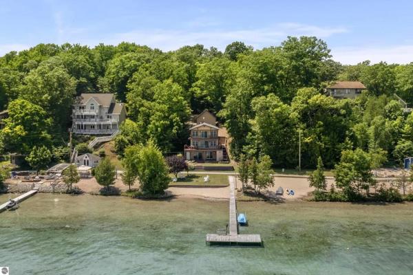 New! The Sunkissed Beach House Truly Spectacular! - Frankfort