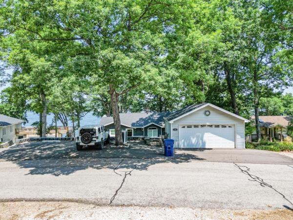 Two Homes, Large Deck, Firepit, Central Location - United States