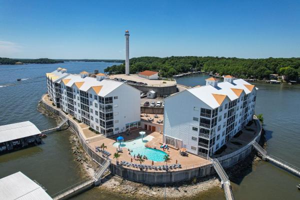 Island Life! Pool, Grilling Patio & Amazing Views! - United States