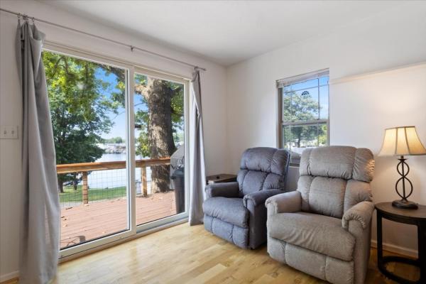 Lakefront Home In A Quiet Cove, Private Dock, Outdoor Dining & Fishing - États-Unis