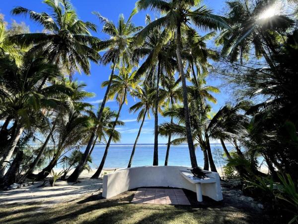 Maree's Beachfront House - Free Internet - Rarotonga