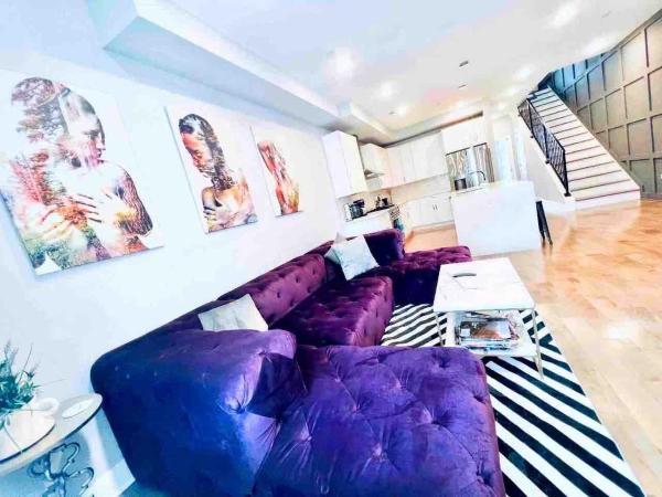 Upscale 3bdr Penthouse With Rooftop Tv And Stunning Capitol And Monument Views Near Popular H Street Corridor Parking Included Free Cancellation - Largo, MD