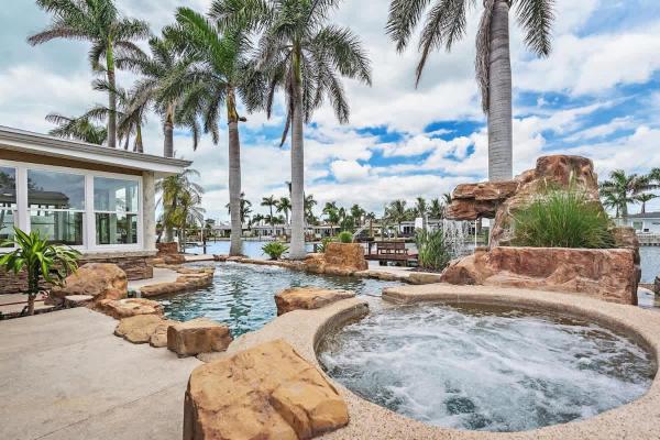 Waterfront Oasis L Near Beach - St. Pete Beach, FL