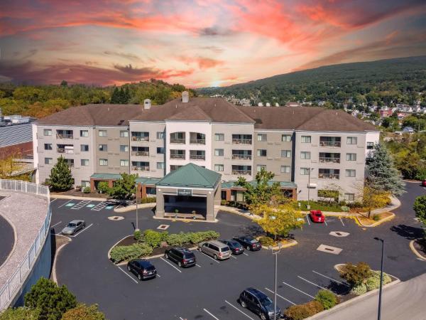Country Inn & Suites By Radisson, Convention Center - Altoona, PA