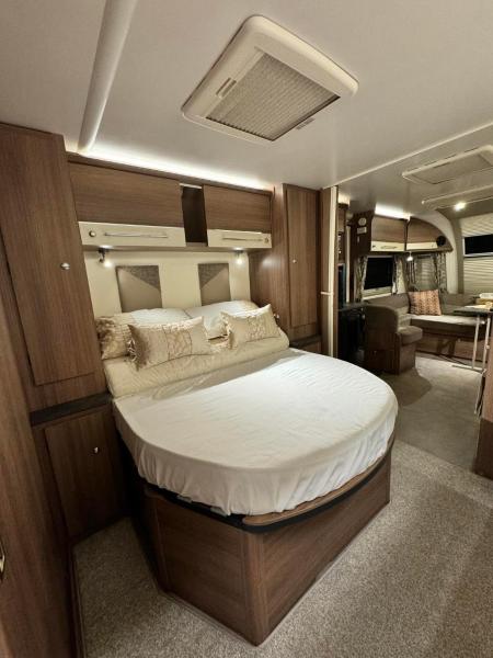 Caravana Dintre Nuci - Oradea