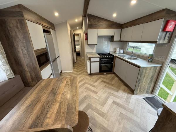 Oscars Inn, West Sands, Seal Bay Resort - West Sussex