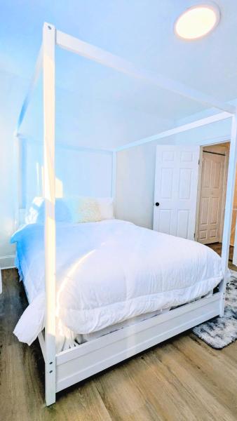 3bedroom 2 Bath Minutes Away From Temple, Philly Museum, Philly Zoo , Center City - Chestnut Hill, PA