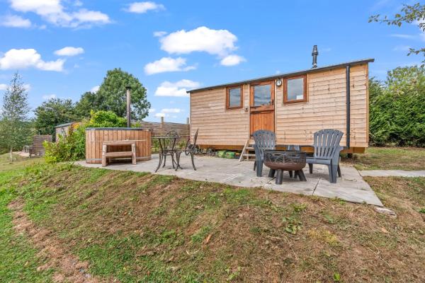 Off-grid Glamping - Quiet, Starry Escape - Leominster