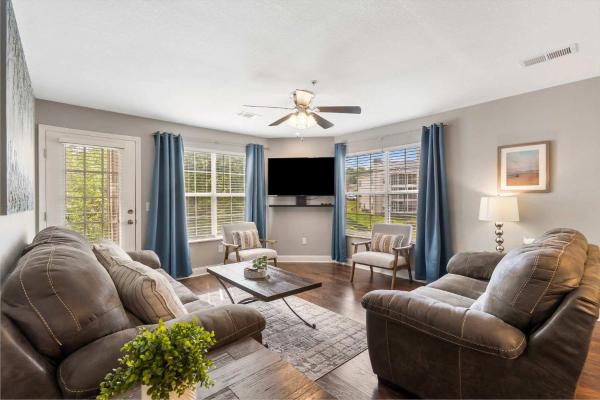 Tranquil Pondview Retreat Balcony - Branson, MO