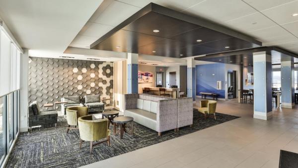 Holiday Inn Express & Suites - Nashville Metrocenter Downtown By Ihg - Nashville