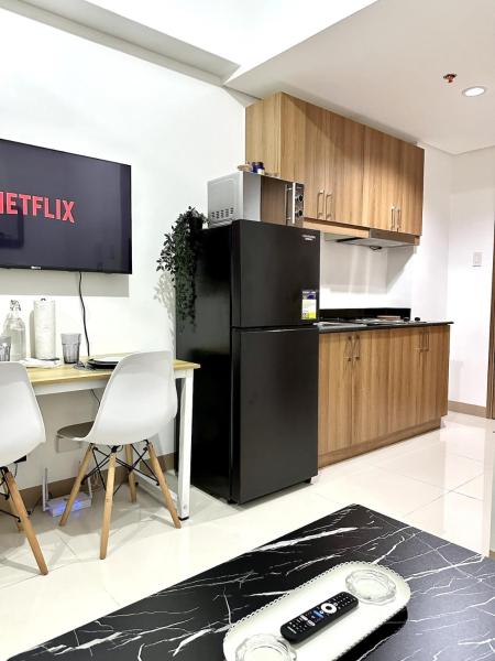 City Skyview - Level 24 - Pool - Lush Residences - Metro Manila