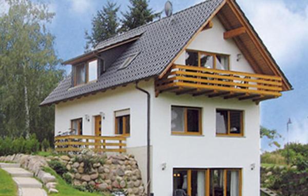 Awesome Home In Röbel With House A Panoramic View - Waren