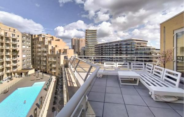 2 Bedroom Lovely Apartment In Oostende - Ostende