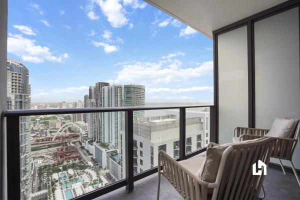 Stylish Apartments With Partial Ocean Views In Downtown! - Miami, FL