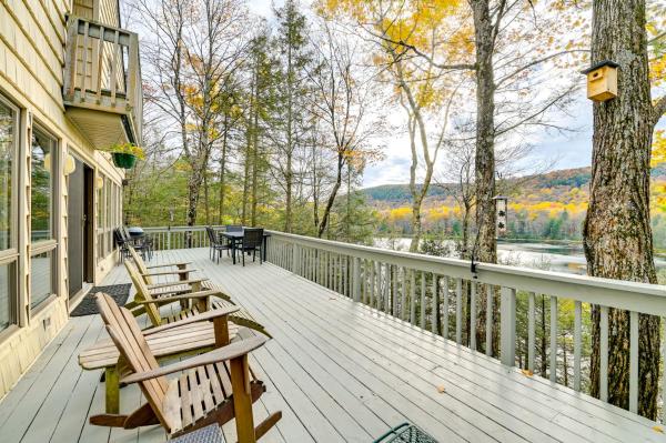 Great Barrington Lakeside Getaway With Kayak And Grill - Great Barrington, MA
