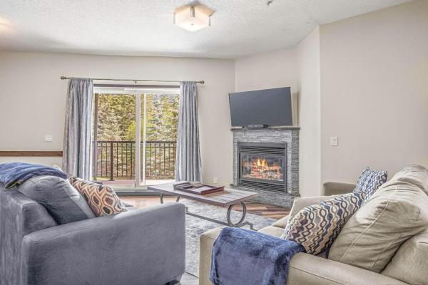 2br Scenic Rockies Retreat Bbq Hot Tub And Pool - Canmore