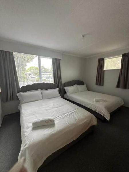 3 Bedrooms House,77 Slacks Rd - Palmerston North