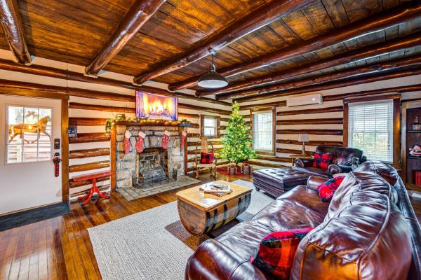 Family Holiday Cabin In Kentucky With Hot Tub! - Kentucky