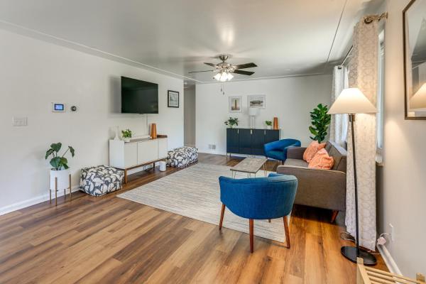 Prime Belmar Access! Updated Unit With Office And Yard - Golden, CO