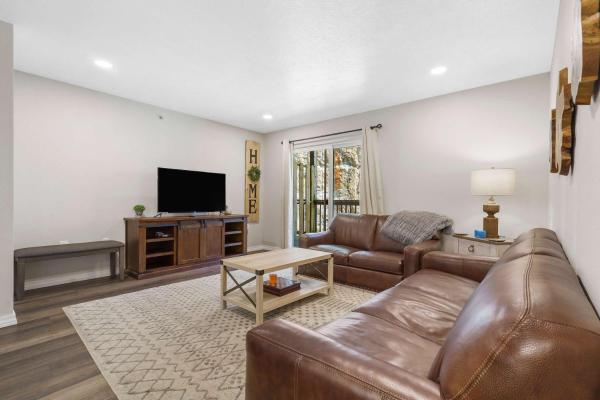 Hillside Duo - 2 Units In The Vineyards Resort - Branson, MO
