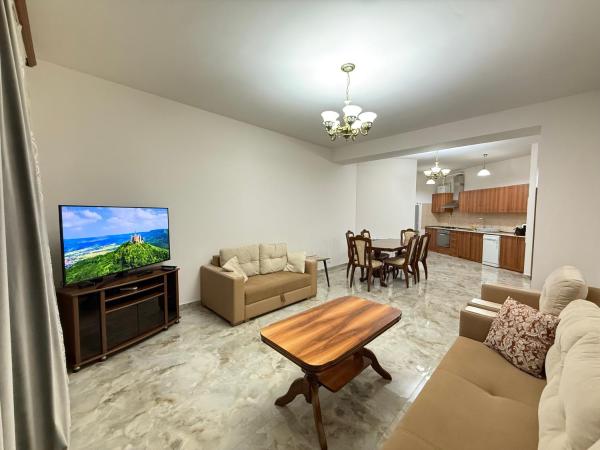 City Center- Luxury Northern Avenue, Spacious 2 Bedroom & 2 Bathroom Apartment, Open Balcony With An Amazing View - Yerevan