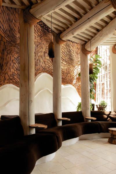 The Santa Barbara Whale House - Santa Barbara, CA