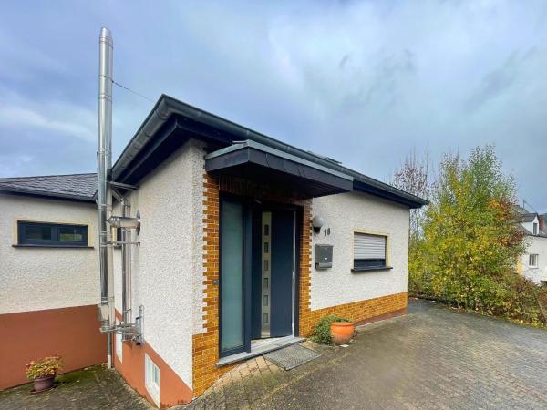 Holiday Home In Birresborn With Balcony - Gerolstein