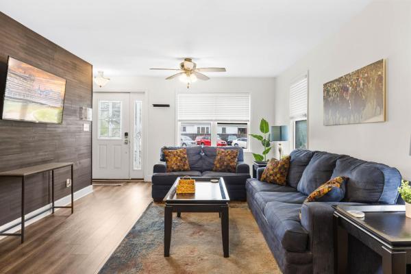 Cozy New Albany Home Near Vibrant Louisville - Louisville, KY