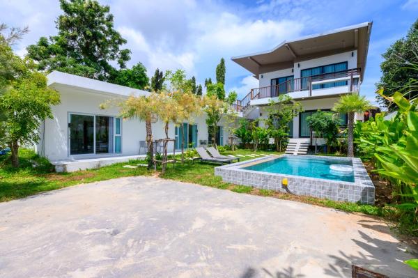 Sunny Blue Runway - Ko Samui, Island