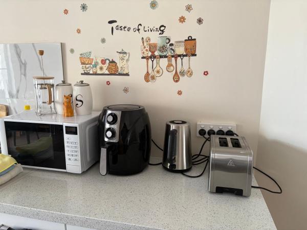 3x1 Unit At Back Of Main House - Perth