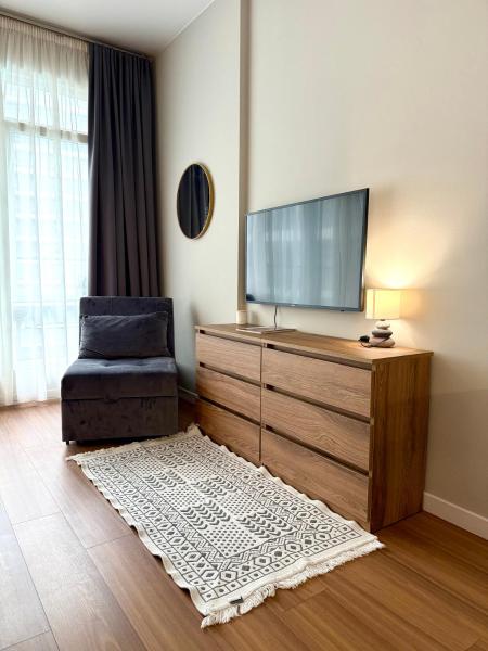 Вид на закат, море и бассейн - Batumi