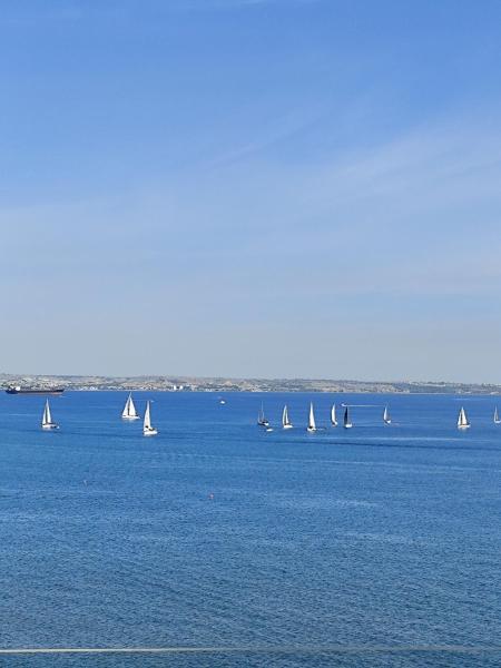 Front-row - Skyline Retreat - Pool Access - Larnaca