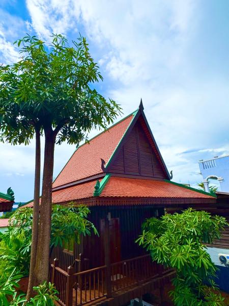 Sala Khmer - Living With Locals - Cambodia
