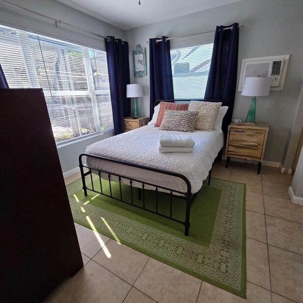 Largo Pool House Firepit Pet Friendly - Clearwater, FL