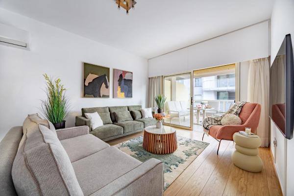 Lena Court - Spacious 3bdr, City Views - Limassol