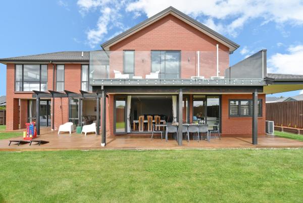Spacious Family & Group Retreat - Wigram Residence - West Melton