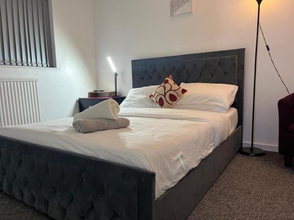 3 Bedroom Holiday Home - Sleeps 6 - Leicester