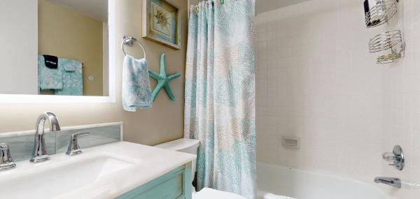 Beachfront Space Coast Gem With Heated Pool, Sleeps 4 - Cape Canaveral, FL